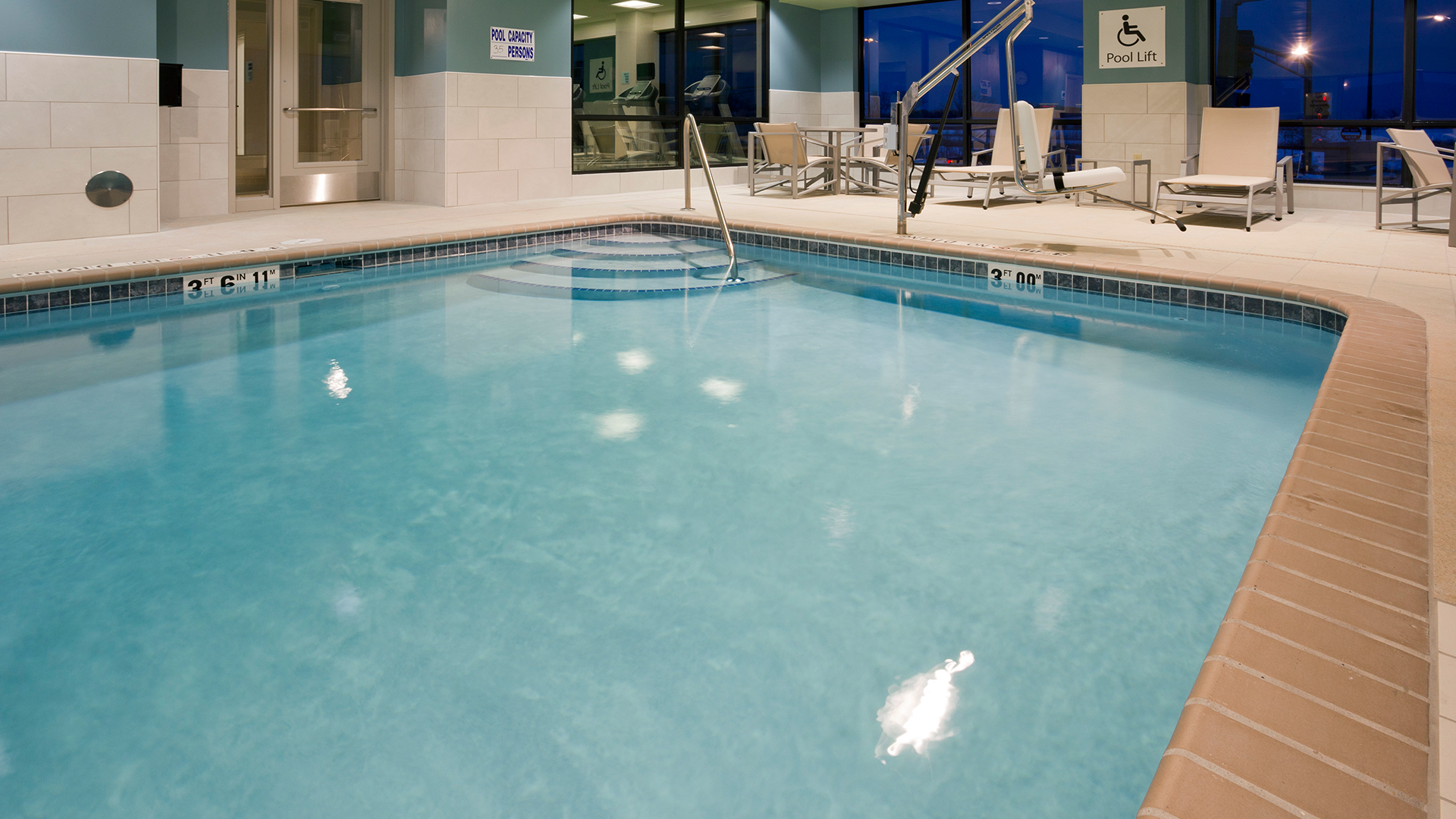 Holiday Inn Express PIP | Roseville, MN | Ramaker and Associates
